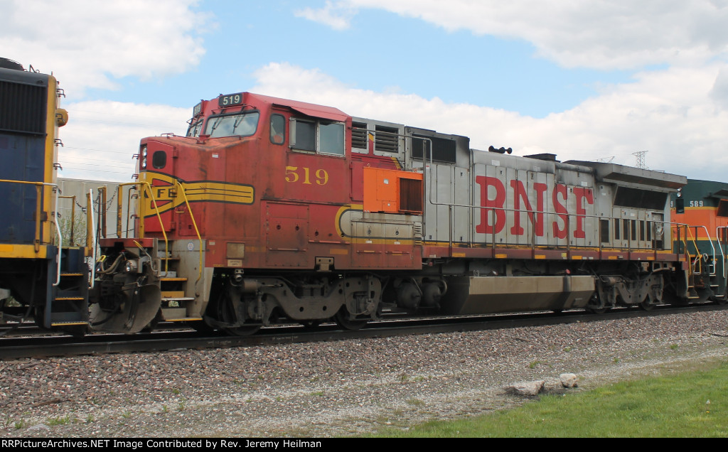 BNSF 519 (2)